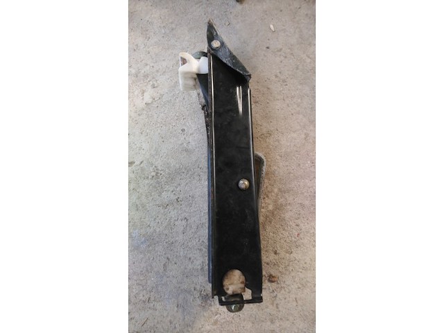 Auto dizalica za Peugeot 307