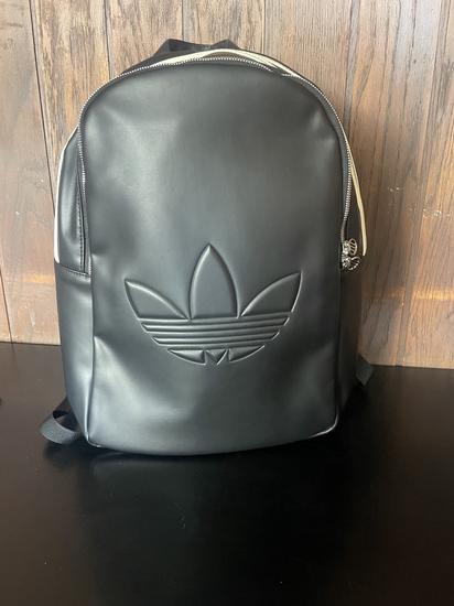 Adidas nov, original ranac. Snizenje