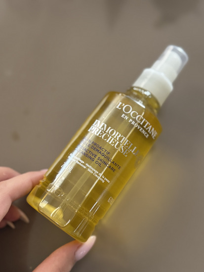 L'Occitane Skincare Cleansing Oil - 200ml