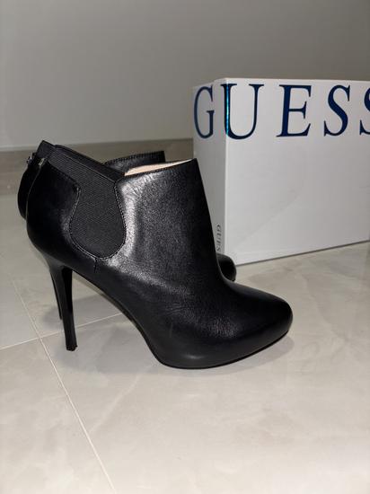 Nove original Guess stikle