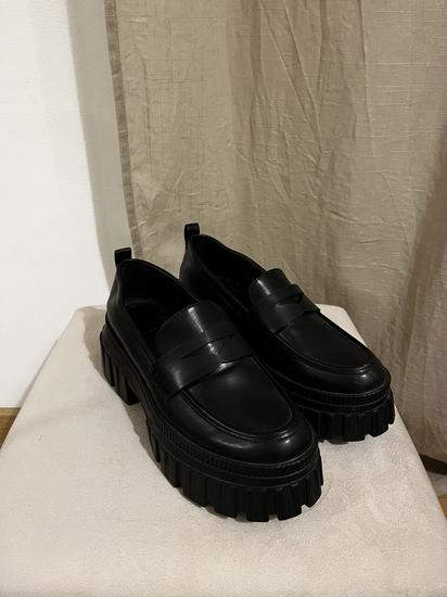 Stradivarius mokasine