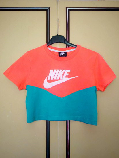 Original Nike crop majica xs/s, snizeno