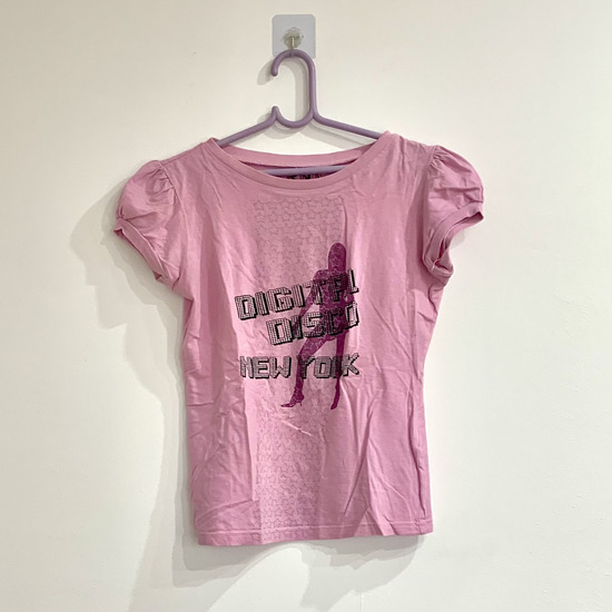 618. Majica kratkih rukava, roze, sa natpisom