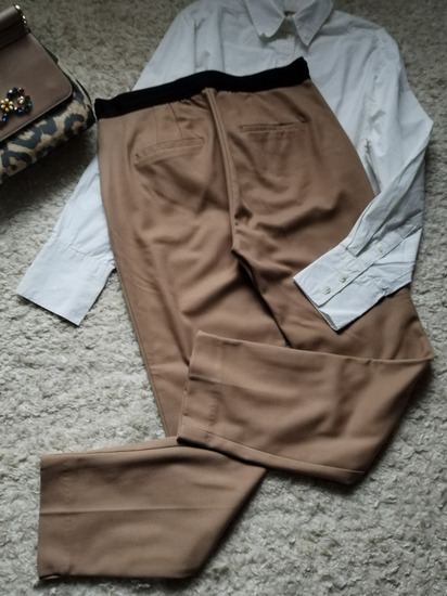    ZARA svetlo braon pantalone ☆ 40/L ☆