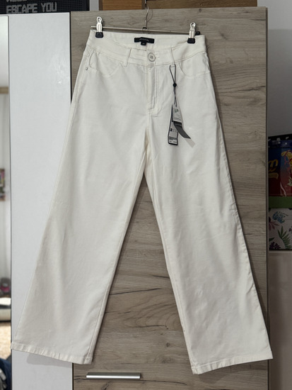 COMMA bele pantalone - NOVO sa etiketom