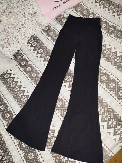 Bershka flare zvoncare pantalone xs/s
