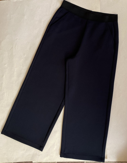 Opus (Germany) nove pantalone /kilote