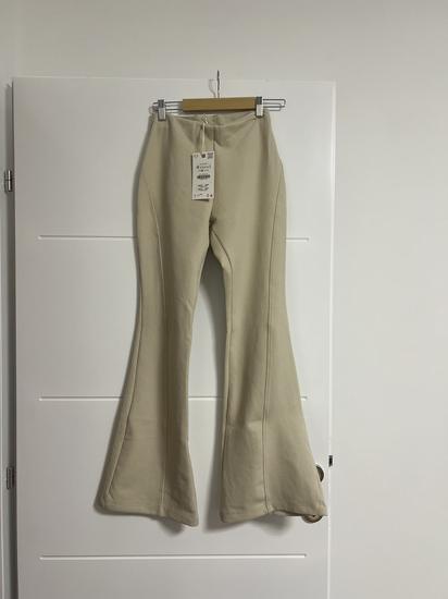 Nove Zara krem pantalone M