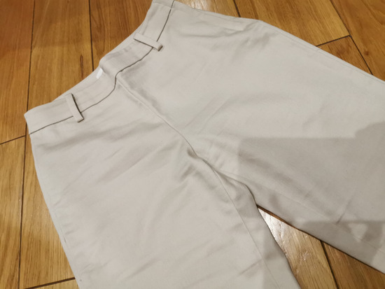 HM prelepe pantalone/34