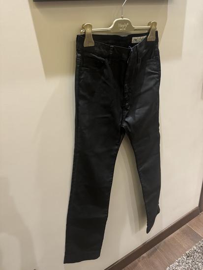 Zara slim fit kozne pantalone