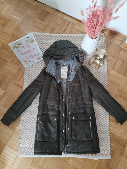 Zara predobra zimska jakna-parka S/M