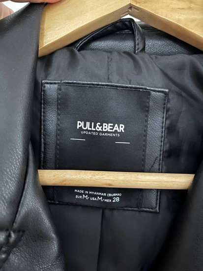 Jaknica pull&bear skoro nova M
