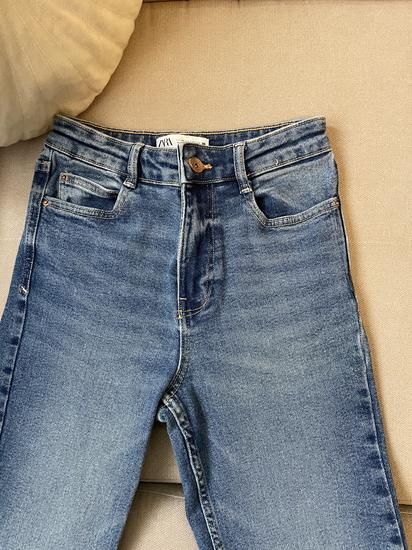 Zara farmerke Vel 34 NOVE    1300 din