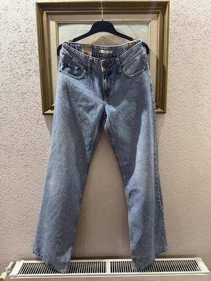 Levis zenske farmerice 29/30 siroka nogavica