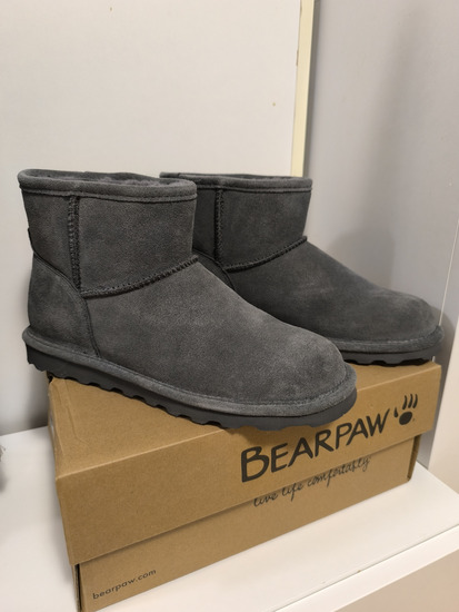 Potpuno Nove, original Bearpaw čizmice