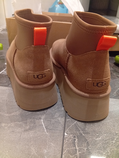 Ugg mini dipper