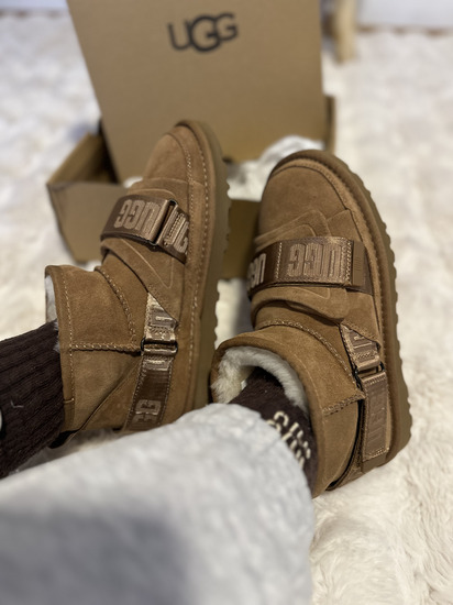 UGG cizmice nove 38