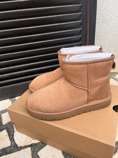 Ugg W classic mini cizme