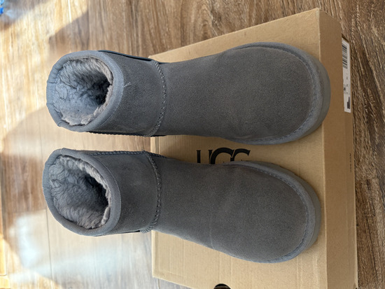 UGG Cizme