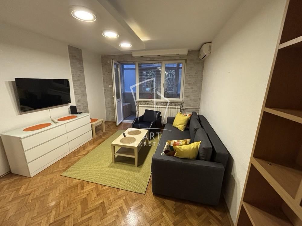 Radoja Domanovića, Jednosoban stan za izdavanje, 40m2, 500€