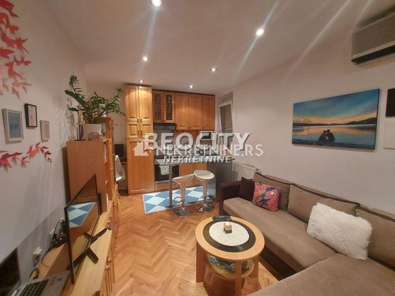 Novi Sad, Rotkvarija, Valentina Vodnika, 1.5, 32m2, 350EUR