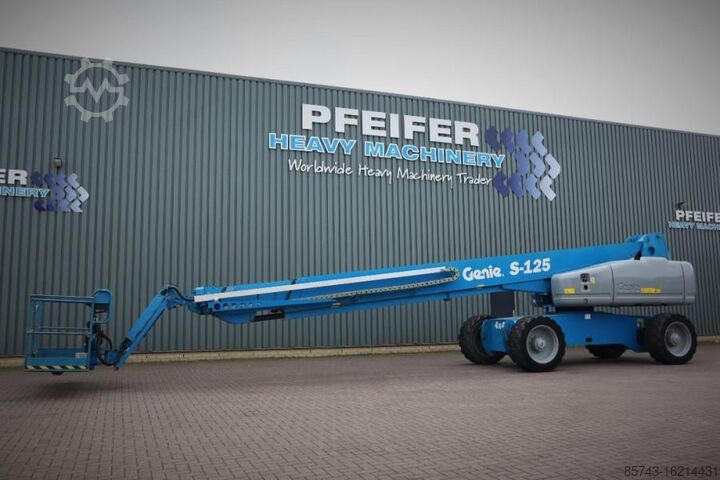 Teleskopska platforma
Genie S125 Diesel, 4x4x4 Drive, 40.1m Working Height, 24