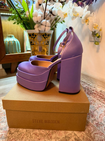 Steve Madden štikle 41
