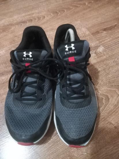 UNDER ARMOUR-SURGE ODLICNE PATIKE VEL 41
