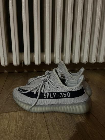 Yeezy 350 patike