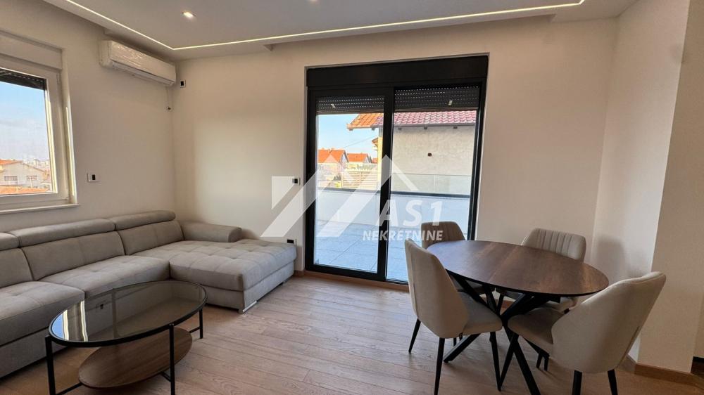 IZDAJE SE TROSOBAN STAN U SREMSKOJ KAMENICI-LUX-GARAZA-PET FRIENDLY ID#5078 800 €