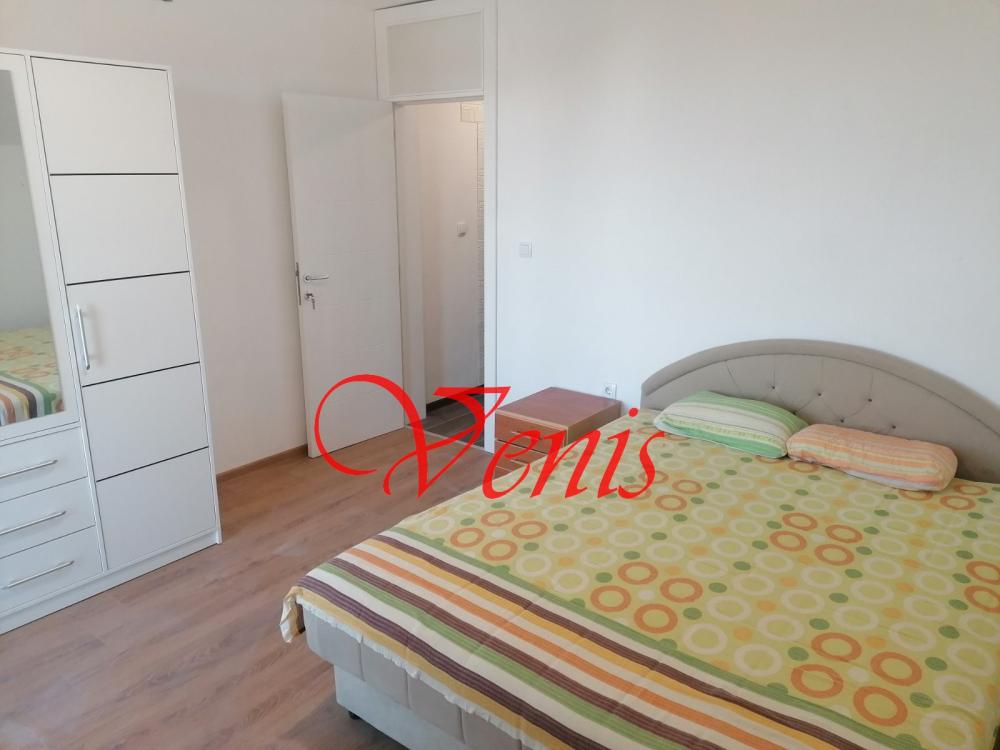 PETROVARADIN 33 m2 - 280 Evra sa troškovima - PARKING ID#2685 280 €