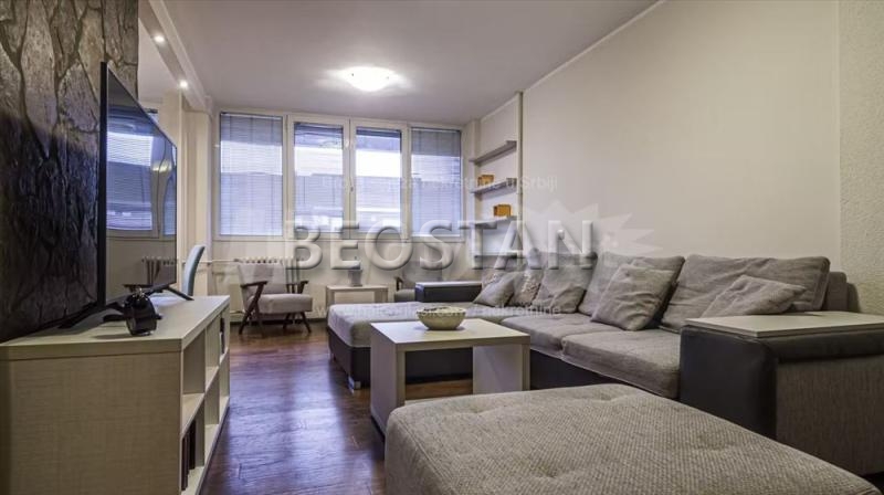 Novi Beograd - Blok 21 #65825 800 €