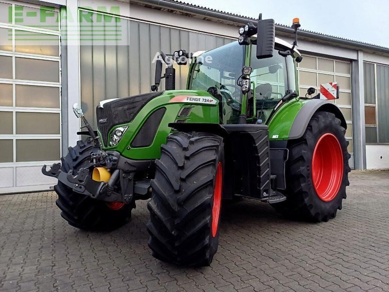 Fendt 724 vario profiplus traktor točkaš