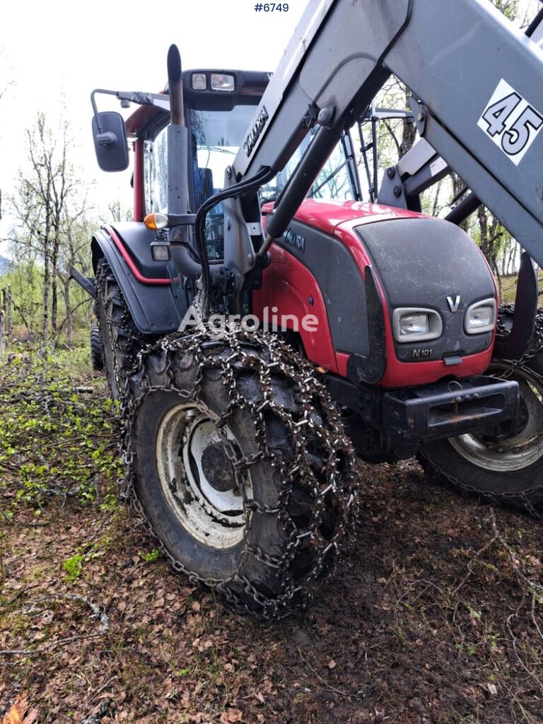 Valtra N101 traktor točkaš