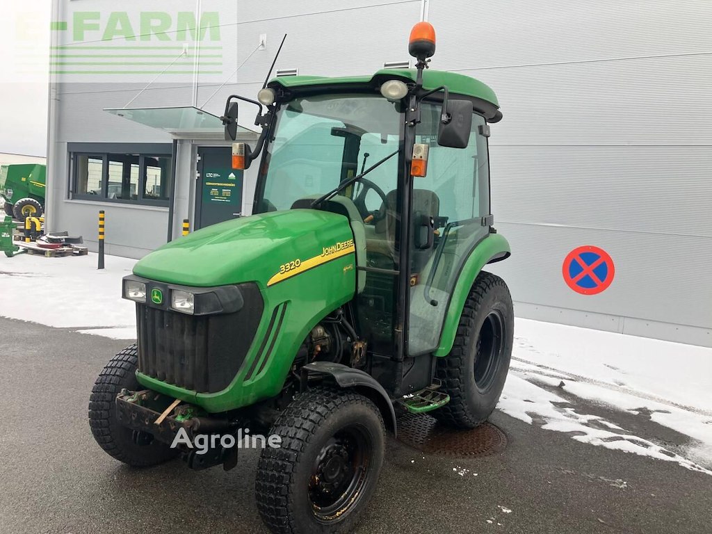 John Deere 3320 traktor točkaš