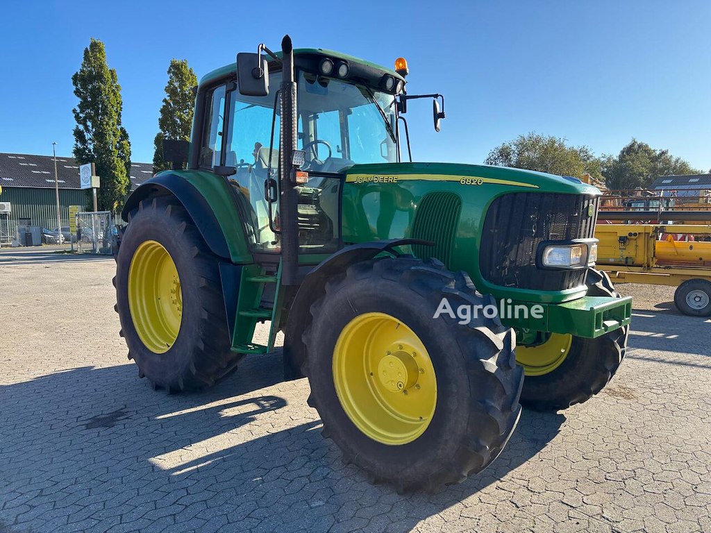 John Deere 6820 traktor točkaš