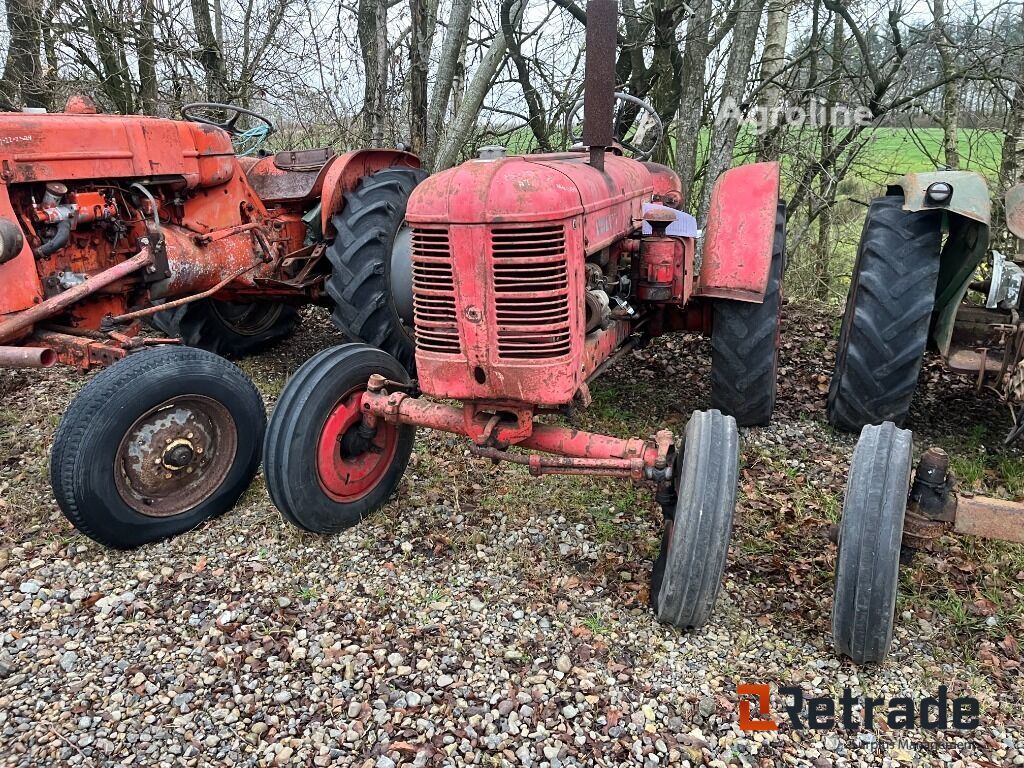 Prodaje se Volvo T25 benzin traktor točkaš na aukciji