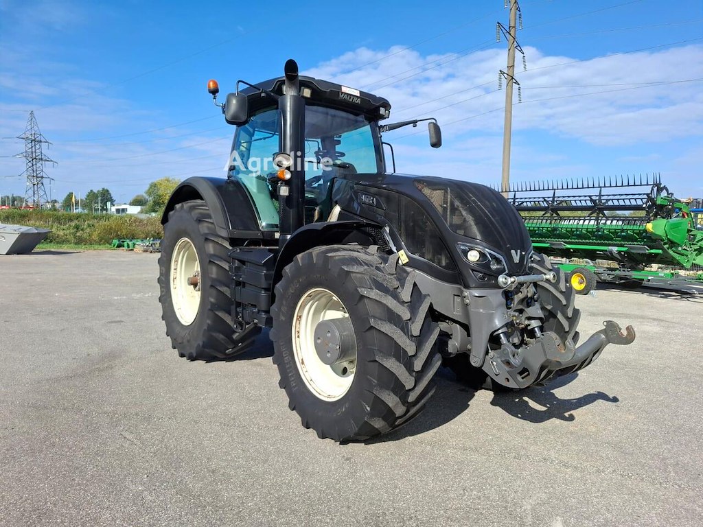Valtra S374 traktor točkaš