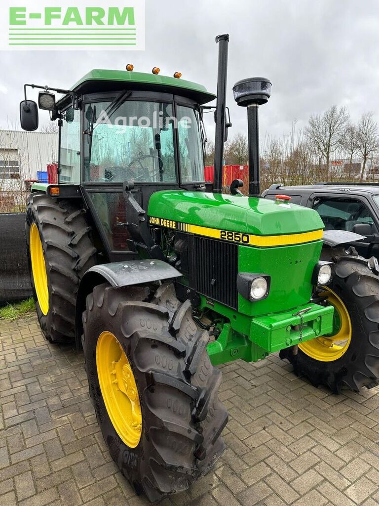John Deere 2850 traktor točkaš