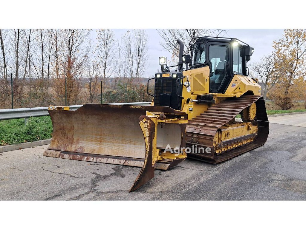 Caterpillar D5 traktor guseničar