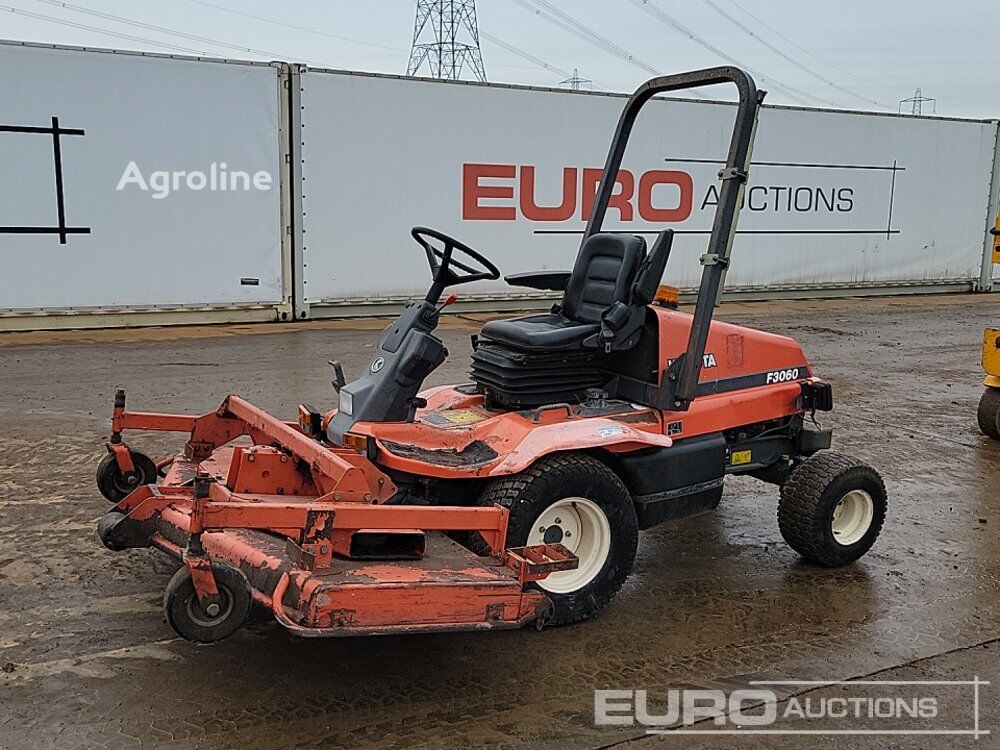 Prodaje se Kubota F3060 traktor kosilica na aukciji