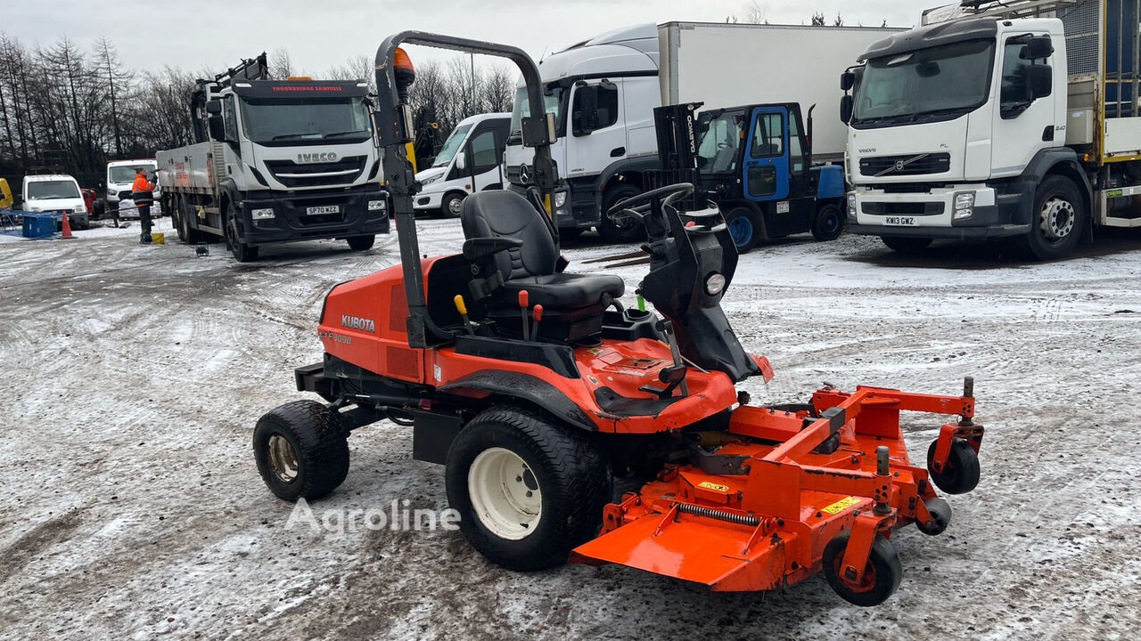 Prodaje se Kubota F3090 traktor kosilica na aukciji