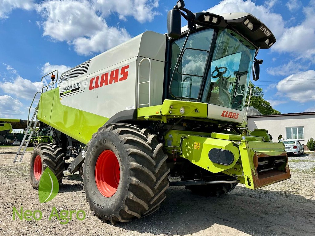 Claas Lexion 600 4WD (v naiavnosti) kombajn za žito