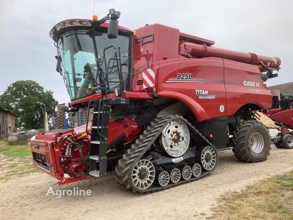 Case IH 8250 Axial Flow Stage V kombajn za žito