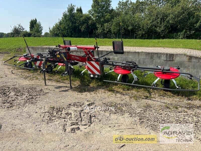 Prodaje se Massey Ferguson MF TD 776 X DN prevrtač sena na aukciji