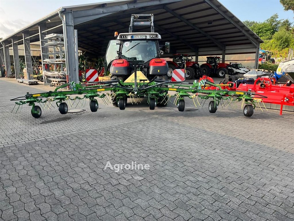 Novi Krone VENDRO 820 prevrtač sena