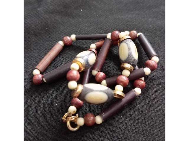 ogrlica od bambusa ili laganog drveta