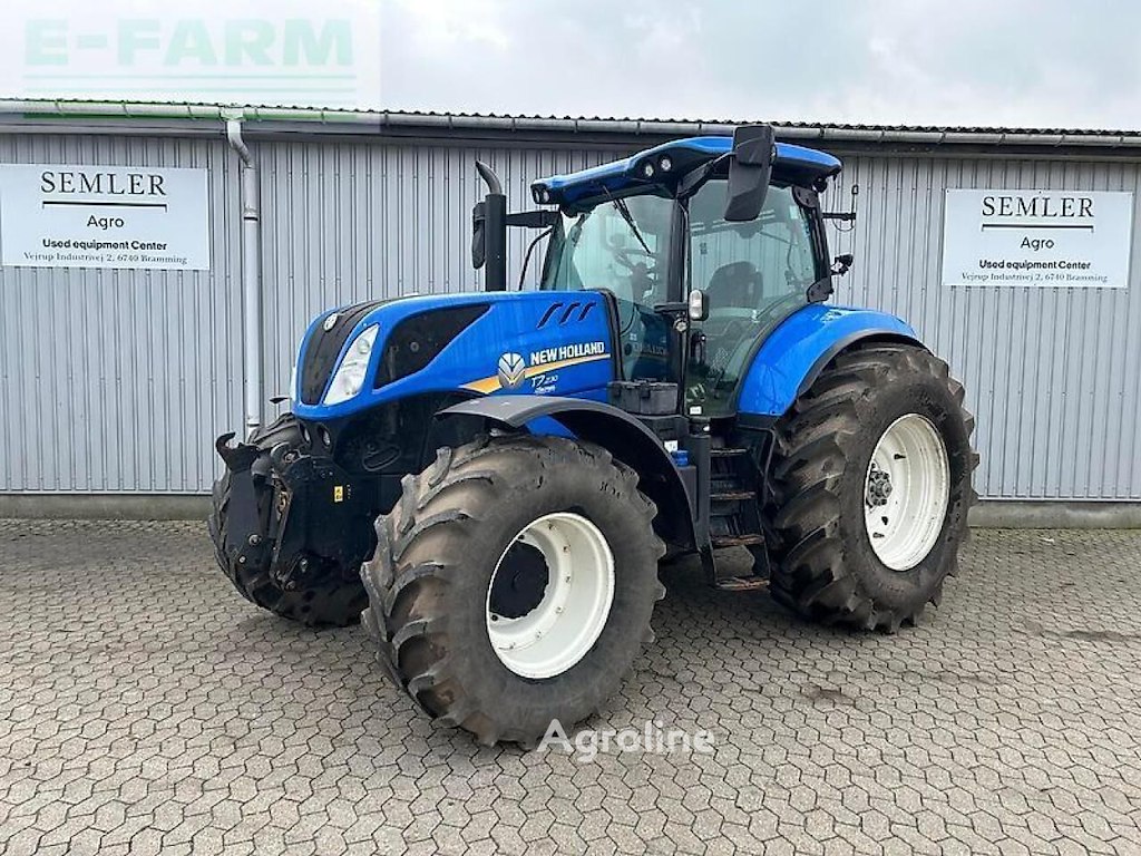 New Holland t7.230 traktor točkaš