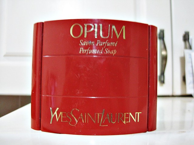 Opium  Yves Saint Laurent