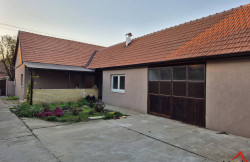 Kuca,BAČKI PETROVAC,CENTAR,kv: 554, € 100940, ID: 3004761